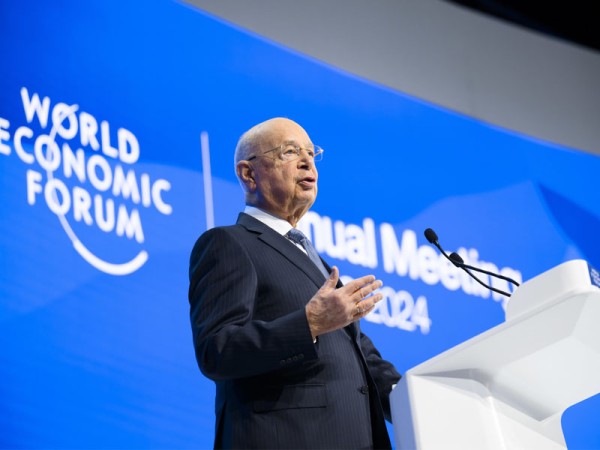 Le fondateur du WEF Klaus Schwab quitte son poste | Allnews