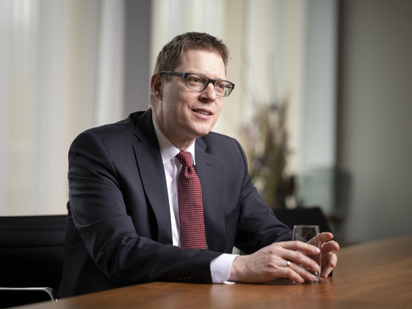 Le CEO de Swiss Life a moins bien gagné que son prédécesseur | Allnews