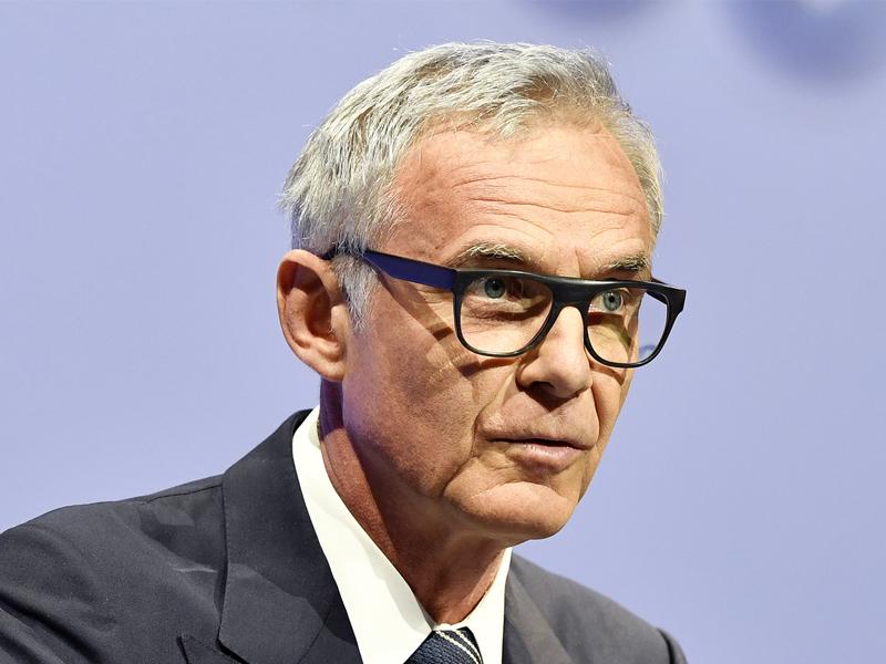 Urs Rohner souhaiterait rester à la présidence de Credit Suisse jusqu ...