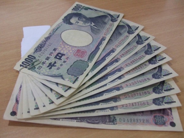 Le yen par rapport au dollar est à son niveau le plus bas depuis 1986 ...