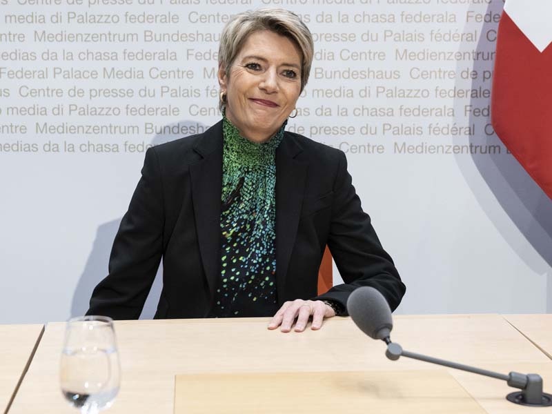 Rocades au Conseil fédéral: Karin Keller-Sutter hérite des Finances ...